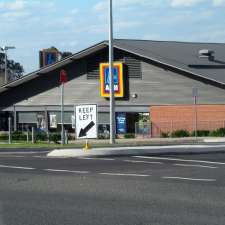 Rutherford Shops Car Park - Rutherford NSW 2320, Australia