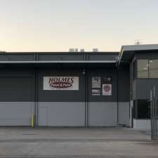 Holmes Panel & Paint - 2/1 Huxham St, Raceview QLD 4305, Australia