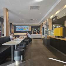 McDonald- Great Maccas Rooplay - 1 Great Barrier Rd, Brisbane Airport ...
