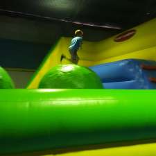 Inflatable World Oz - 31 McGill St, Shepparton VIC 3630, Australia